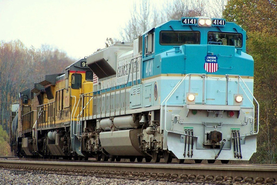 Southbound UP Manifest Train - UP 4141 The George Bush 41 Locomotive